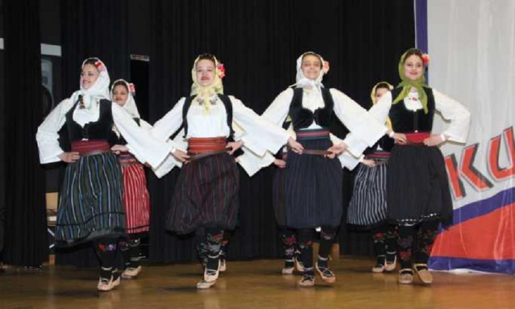 Folklori ulepšali praznik - Vesti online