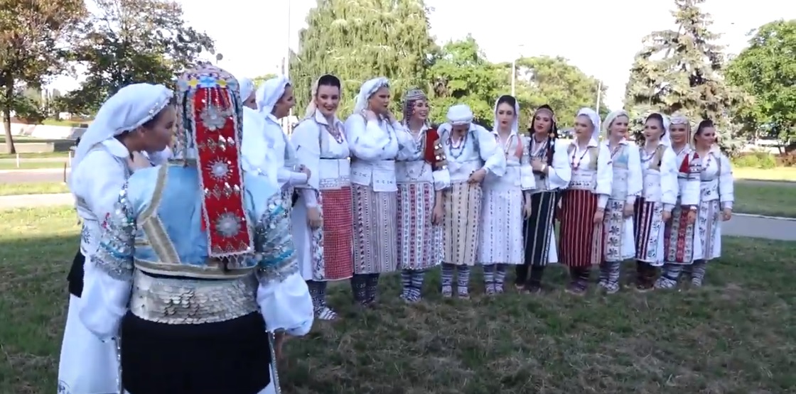 KUD "Kolo" Esen na tradicionalnom fotografisanju (VIDEO) - Vesti online