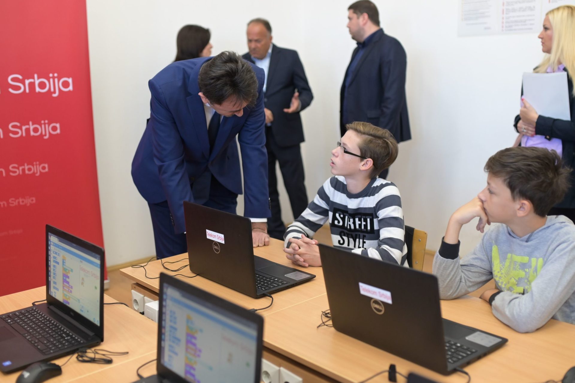 Telekom Srbija opremio još 20 informatičkih kabineta u školama u Srbiji ...