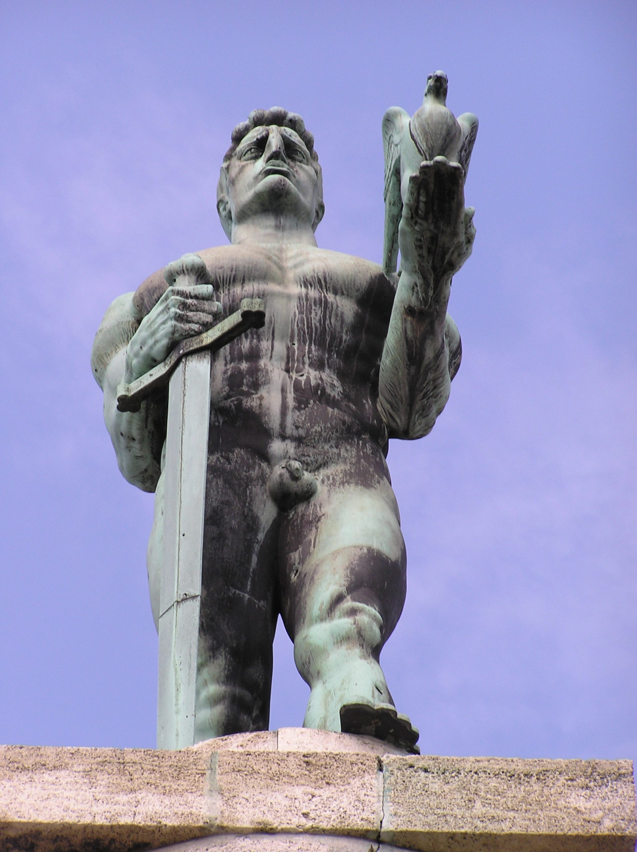 Da li znate koju pticu beogradski Pobednik drži u ruci? - Vesti online