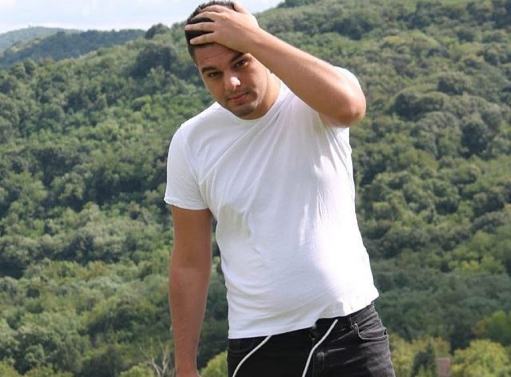 Adam Đogani otkrio da nije zaprosio devojku! (FOTO) - Vesti online