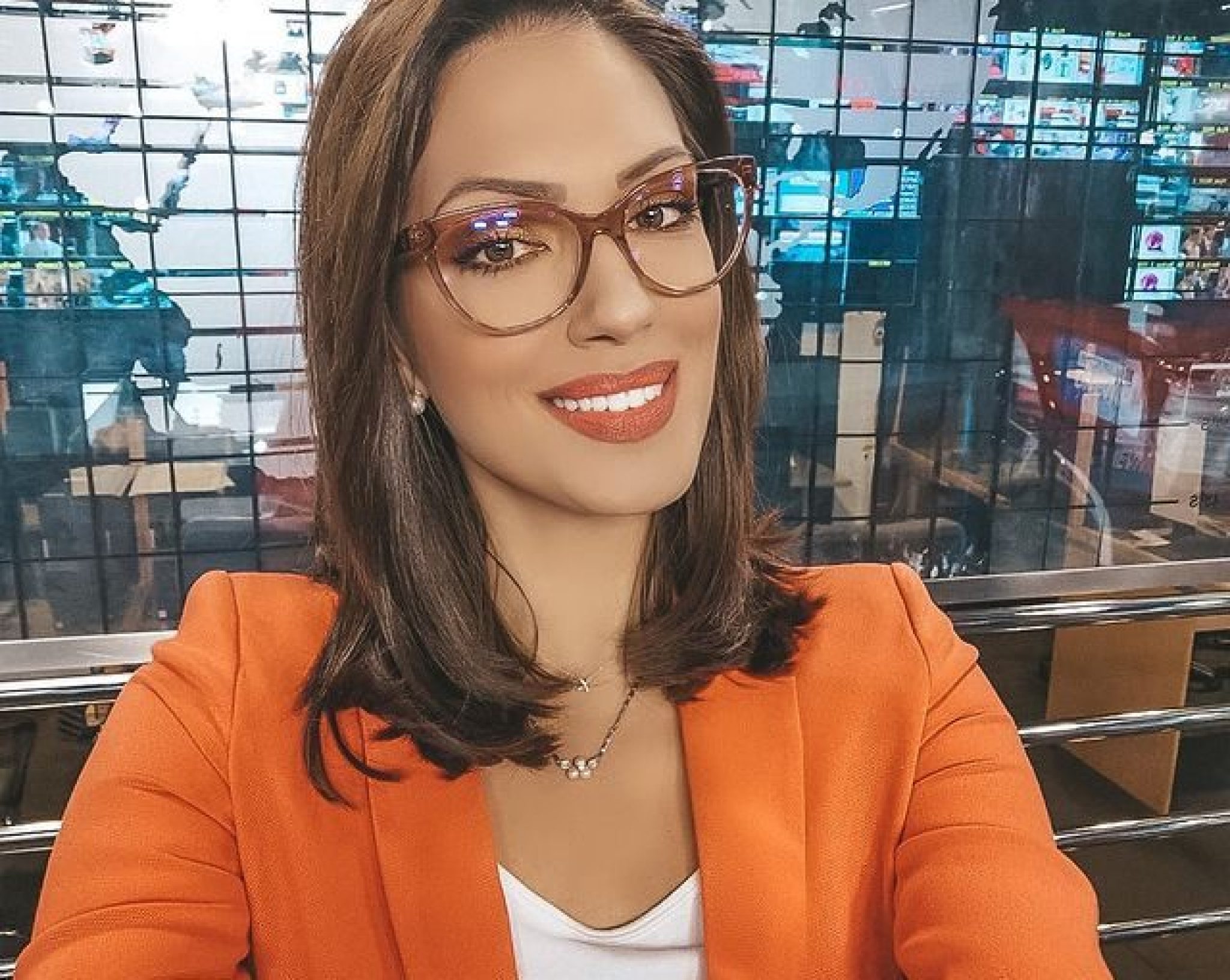 Nina Radulović u društvu prijateljica proslavila 35. rođendan (FOTO ...